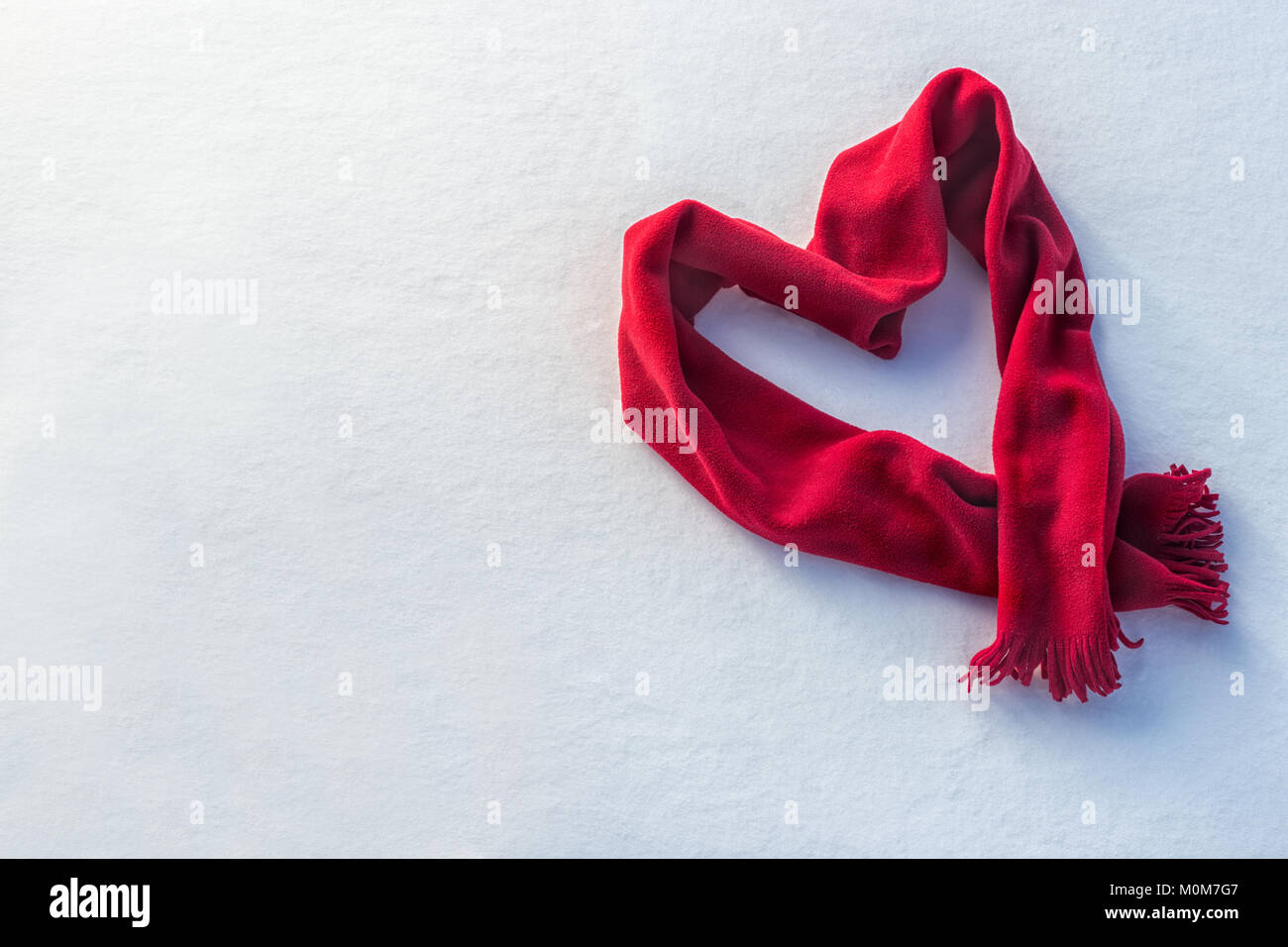 Red scarf snow hi-res stock photography and images - Alamy