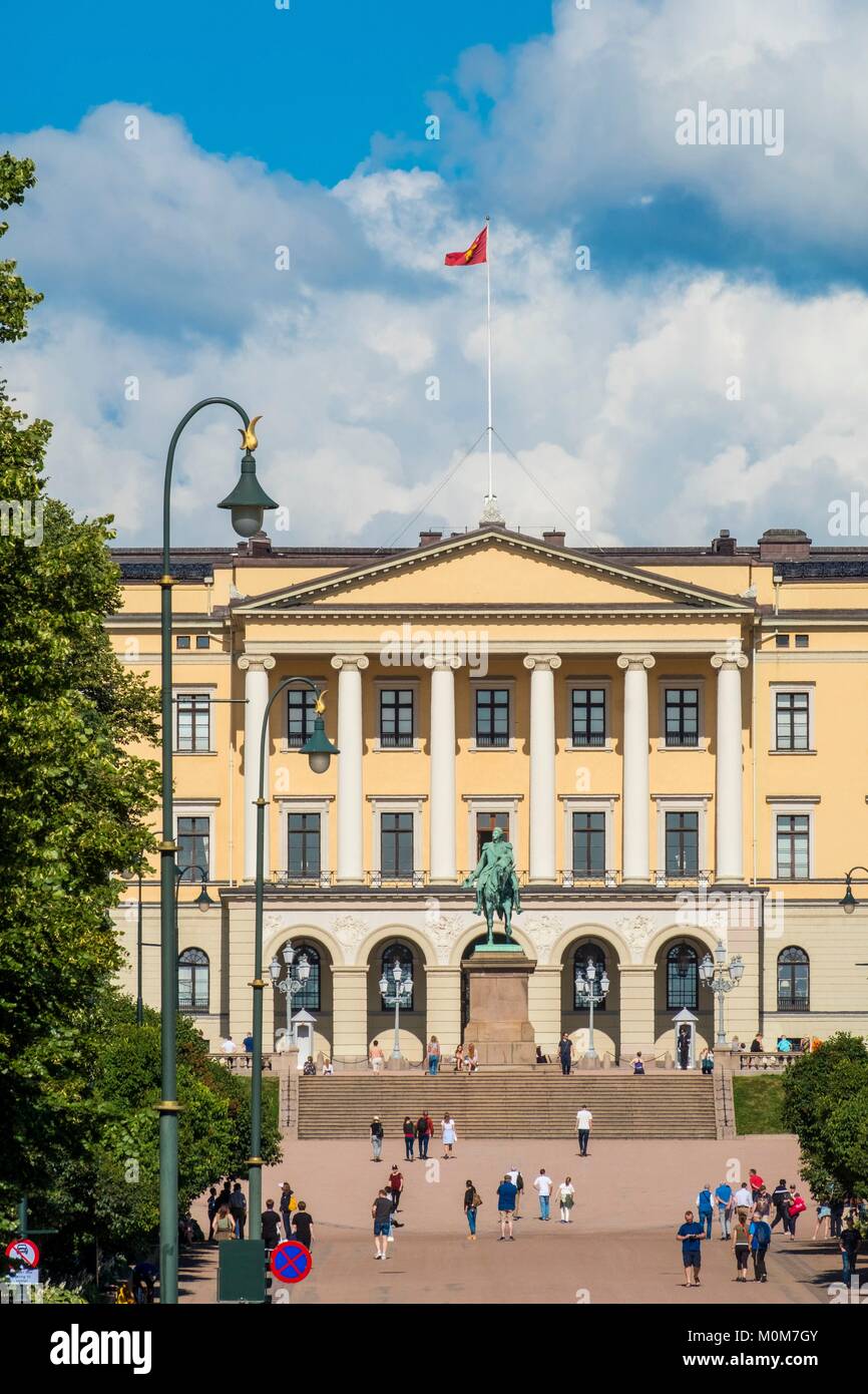 Norway,Oslo,Royal Palace Garden (Kongelige Slott Stock Photo - Alamy
