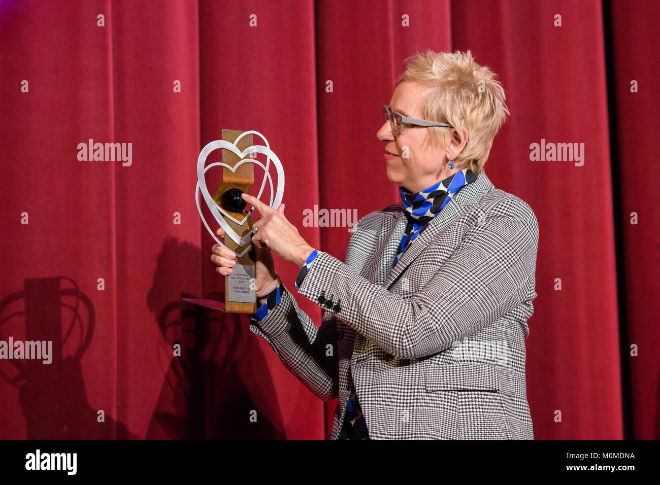 Saarbruecken, Germany. 22nd Jan, 2018. Director Doris Doerrie receives ...