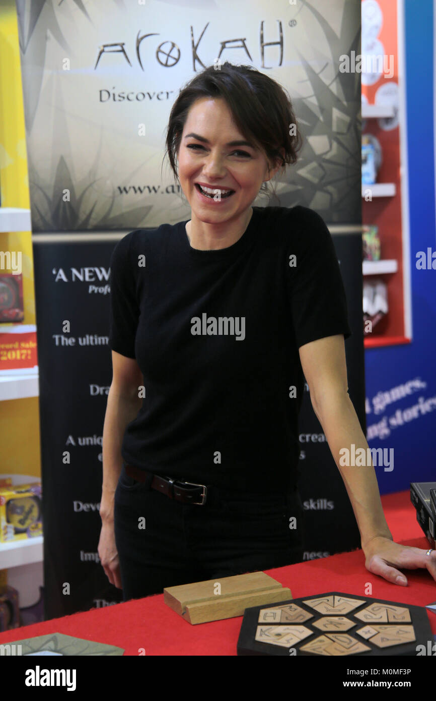 Kara tointon eastenders hi-res stock photography and images - Alamy