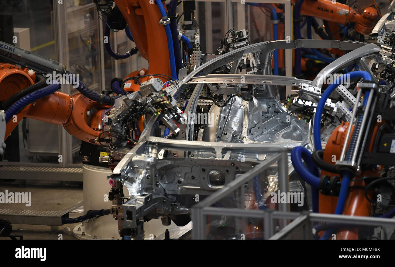 Emden, Germany. 23rd Jan, 2018. Robots weld the chassis of a VW Passat ...