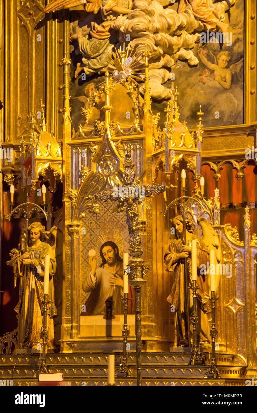 Gold church hi-res stock photography and images - Alamy