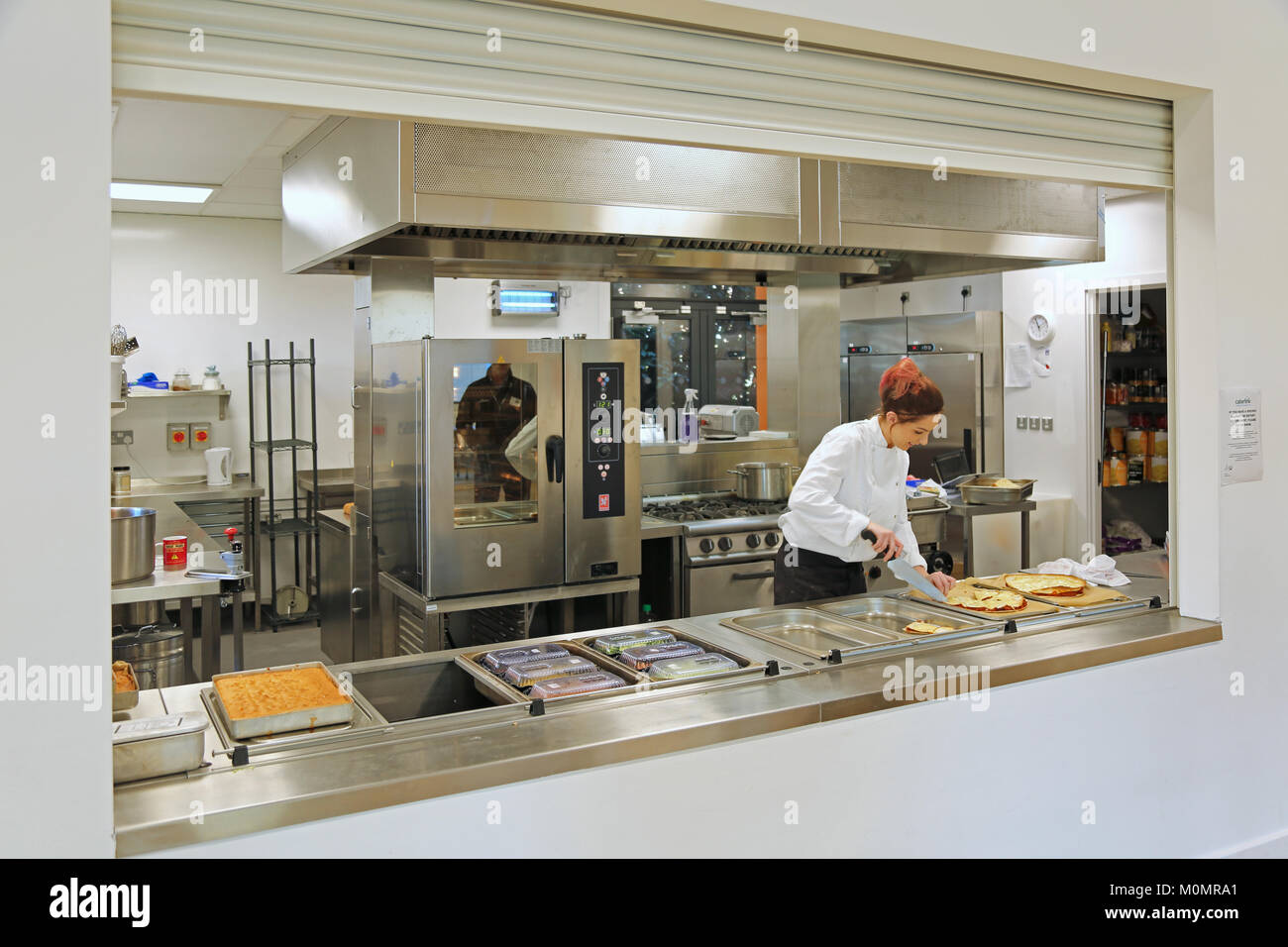 School catering hi-res stock photography and images - Alamy