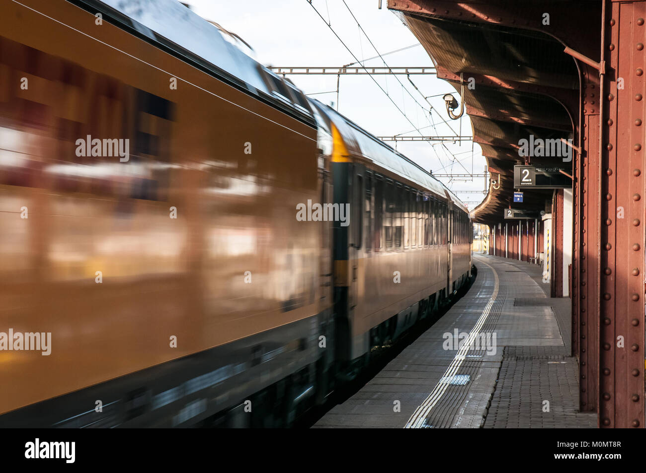 Modern railway signal hi-res stock photography and images - Alamy