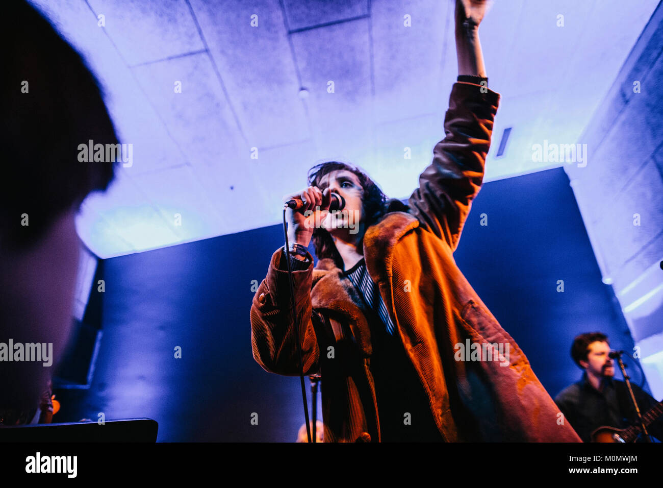 Singer and musician Sam France from Foxygen sings in front of the crowd ...
