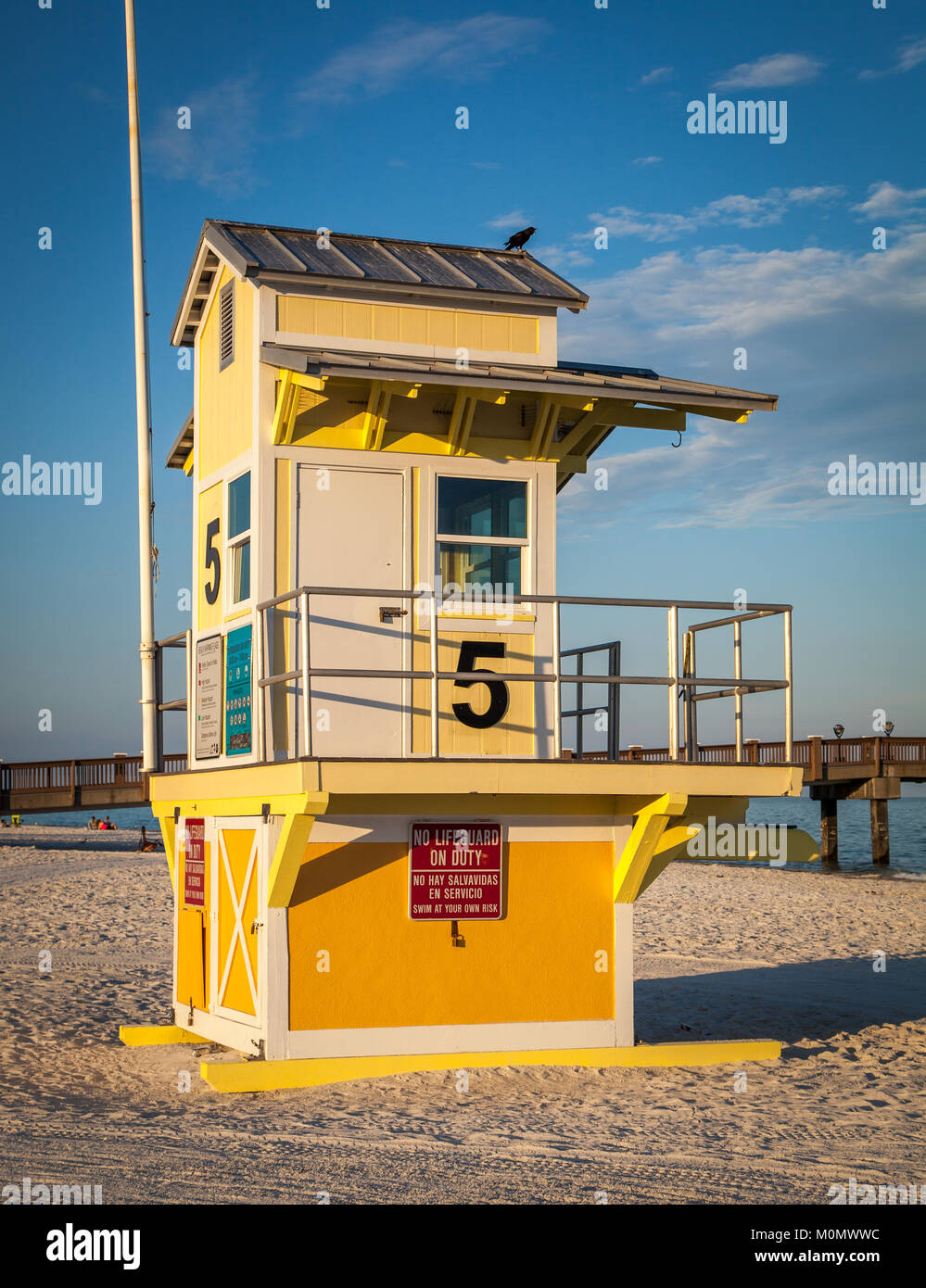 Surf life saver tower hi-res stock photography and images - Alamy