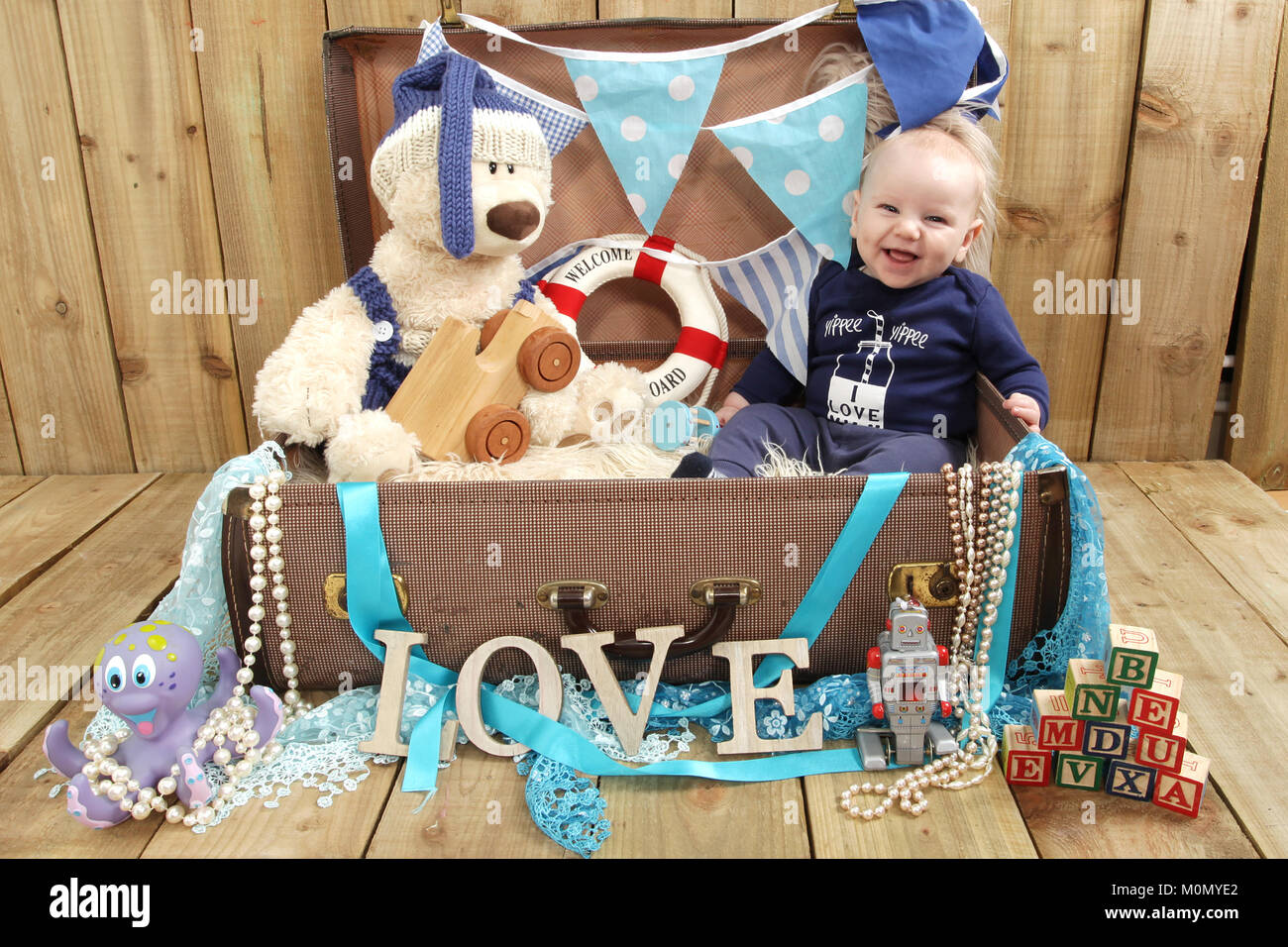 Child sleep box hi-res stock photography and images - Alamy