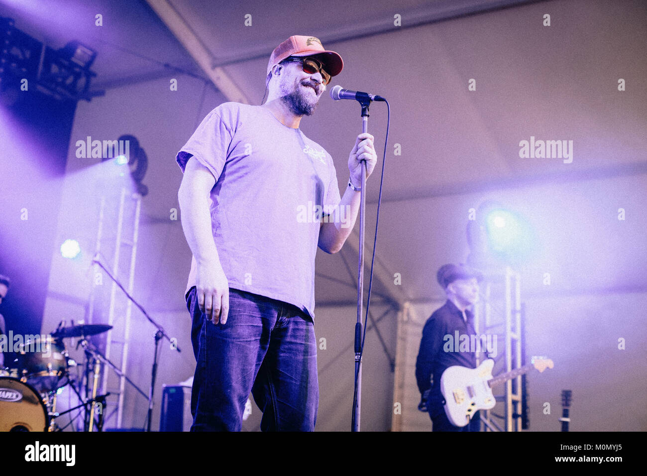 Indie fans hi-res stock photography and images - Alamy