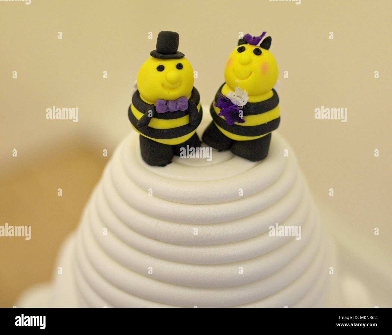 Bees Topped the Wedding Cake Stock Photo - Alamy