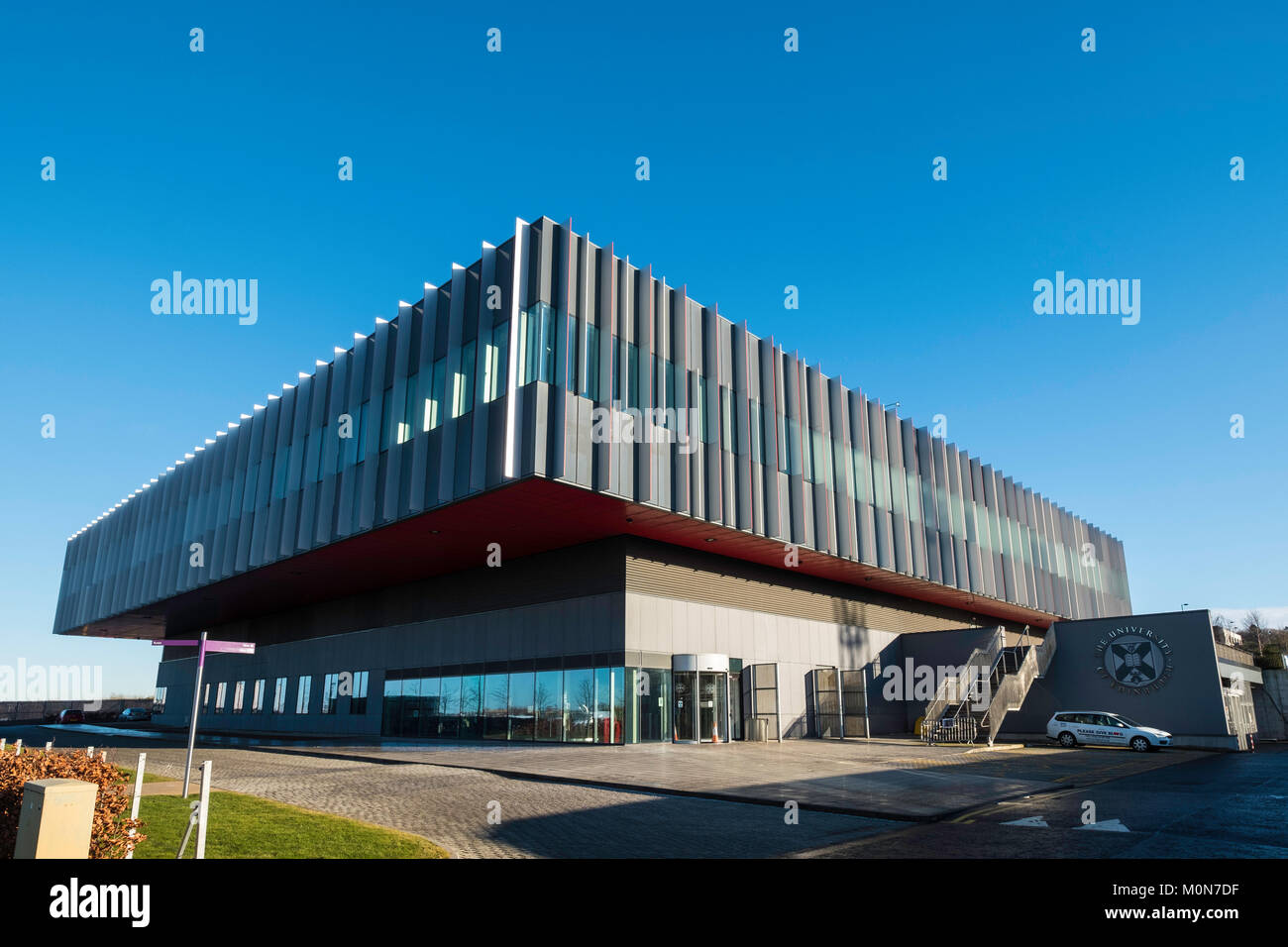 Modern laboratory building for the University of Edinburgh's Centre for ...