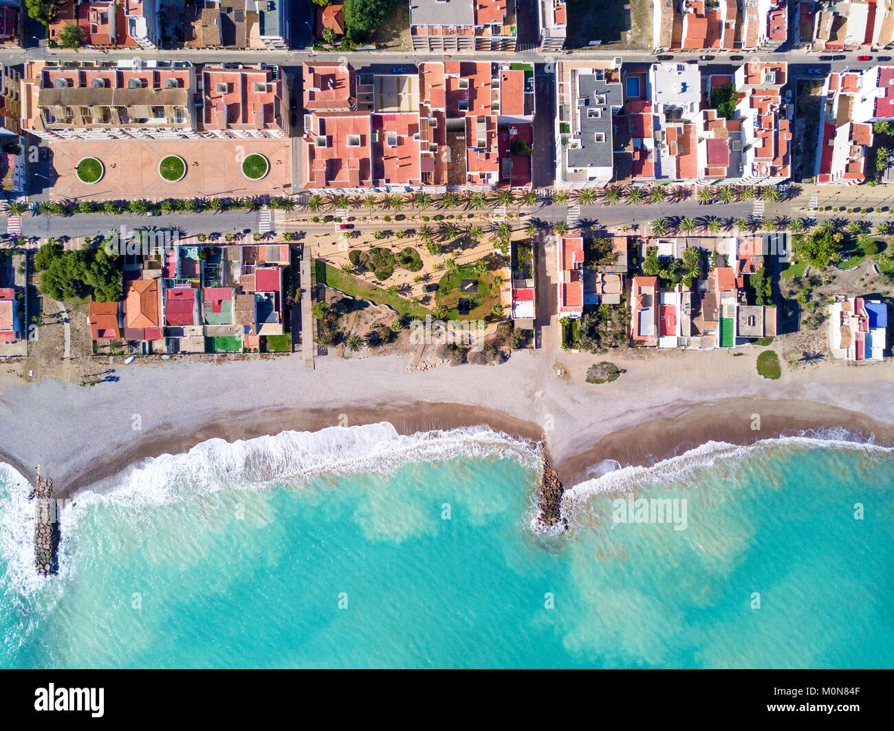 Overhead aerial view colorful beach hi-res stock photography and images ...