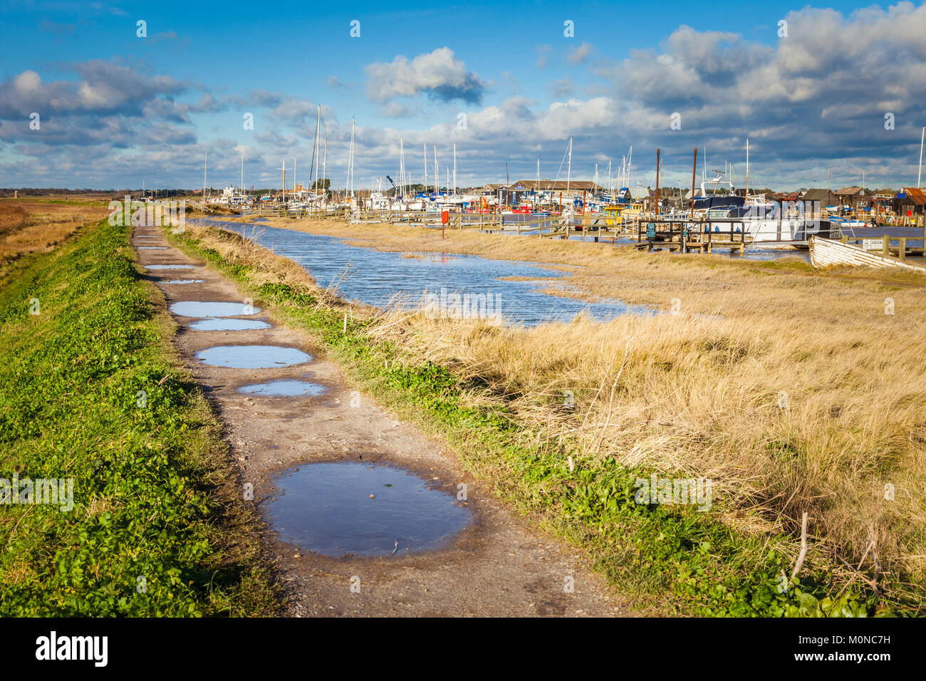 Suffolk coastal path hi-res stock photography and images - Alamy