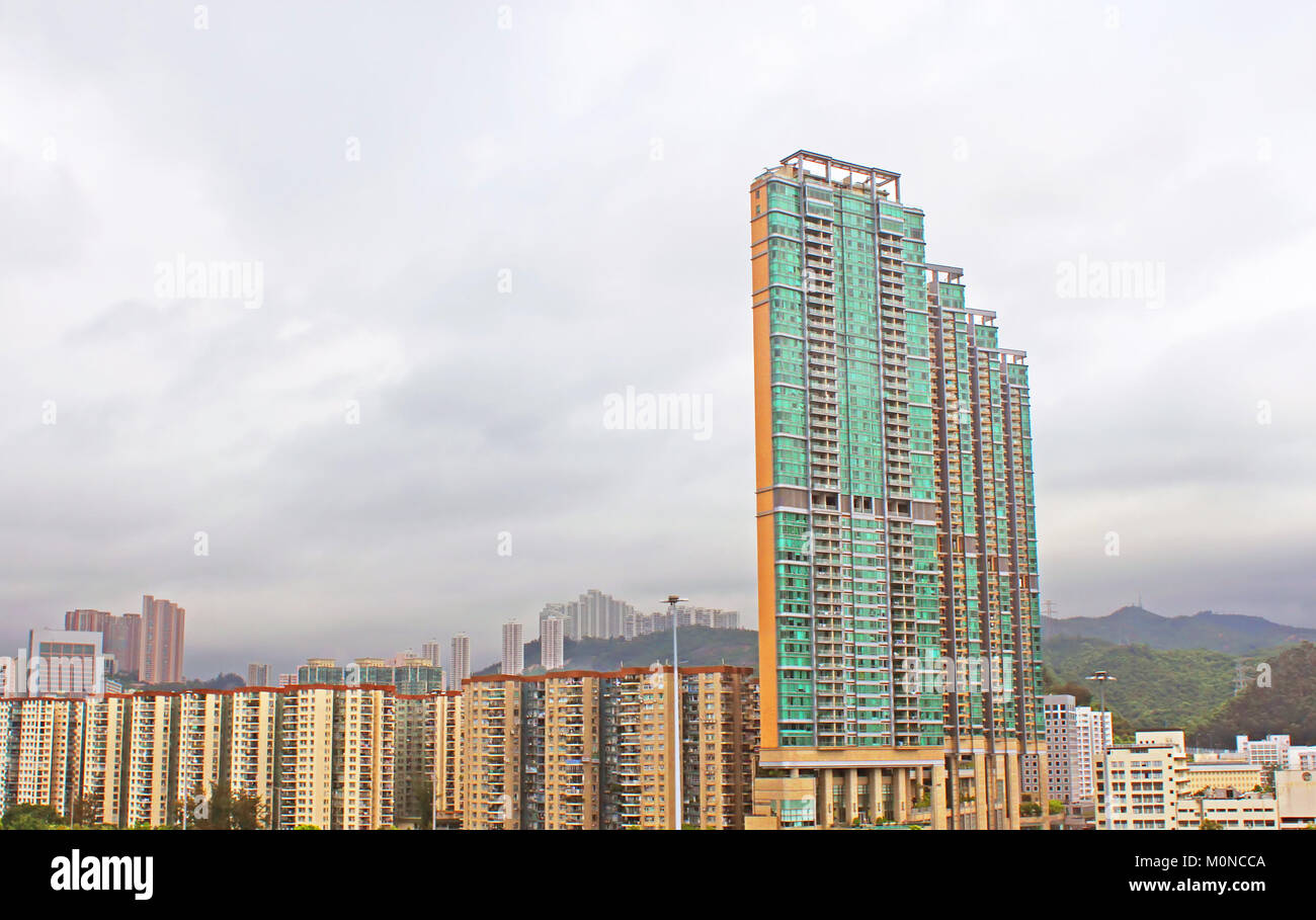 Hong kong apartment building clothes hi-res stock photography and ...