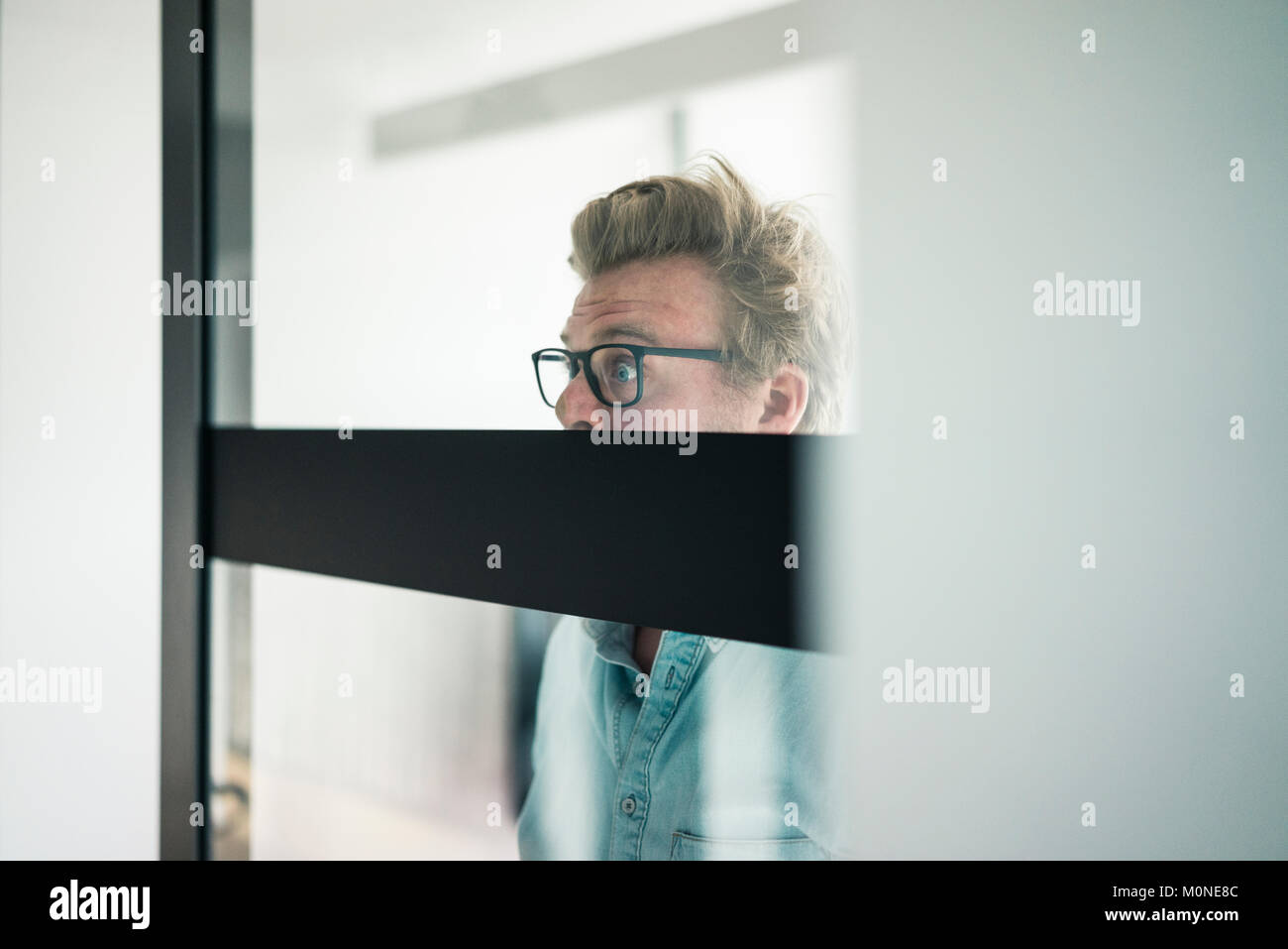 Picture behind glass hi-res stock photography and images - Alamy