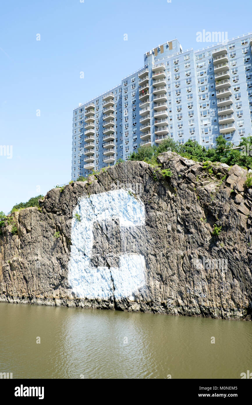 USA, New York City, Harlem River, The Big C Rock Stock Photo - Alamy