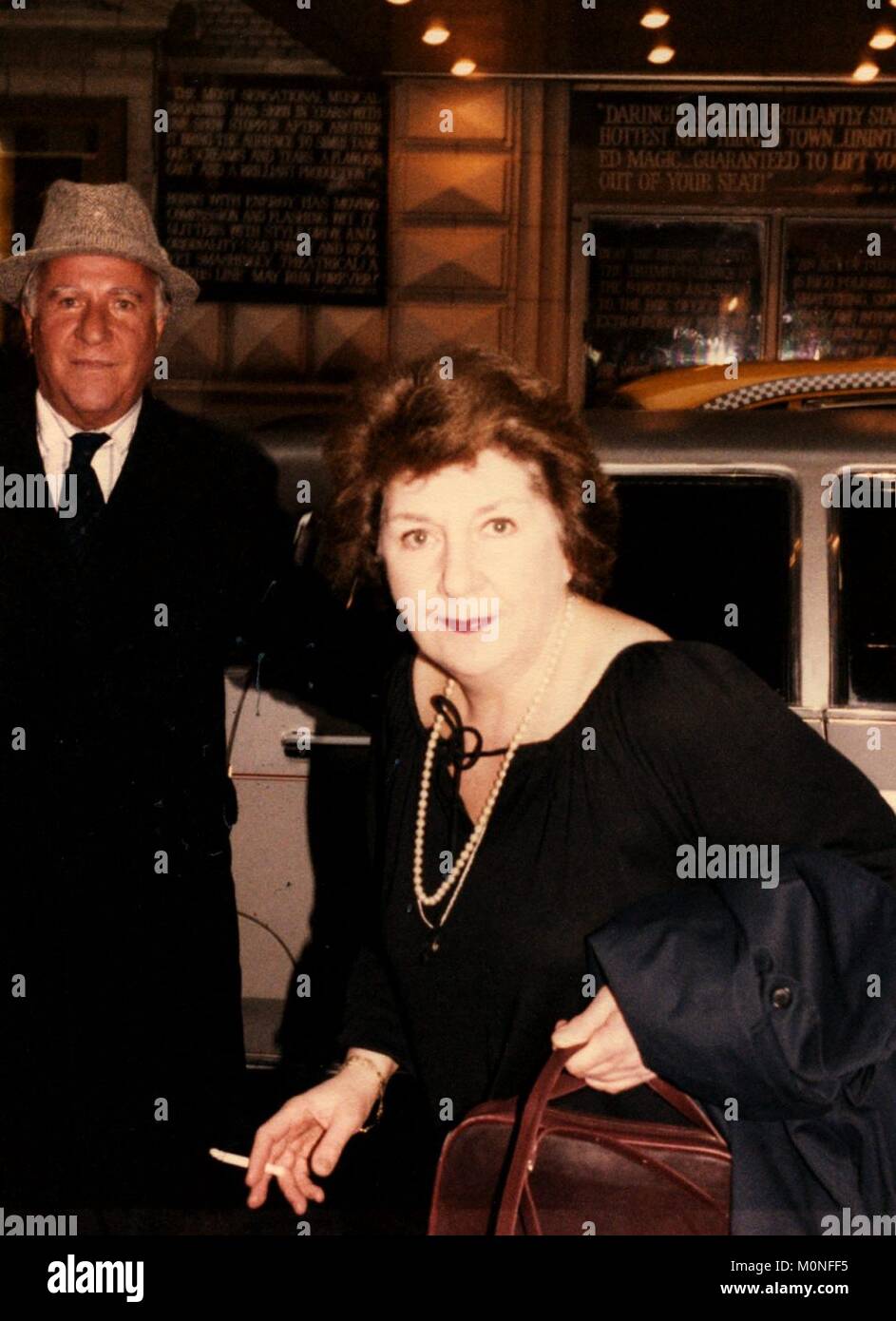 Sardi's restaurant in new york hi-res stock photography and images - Alamy