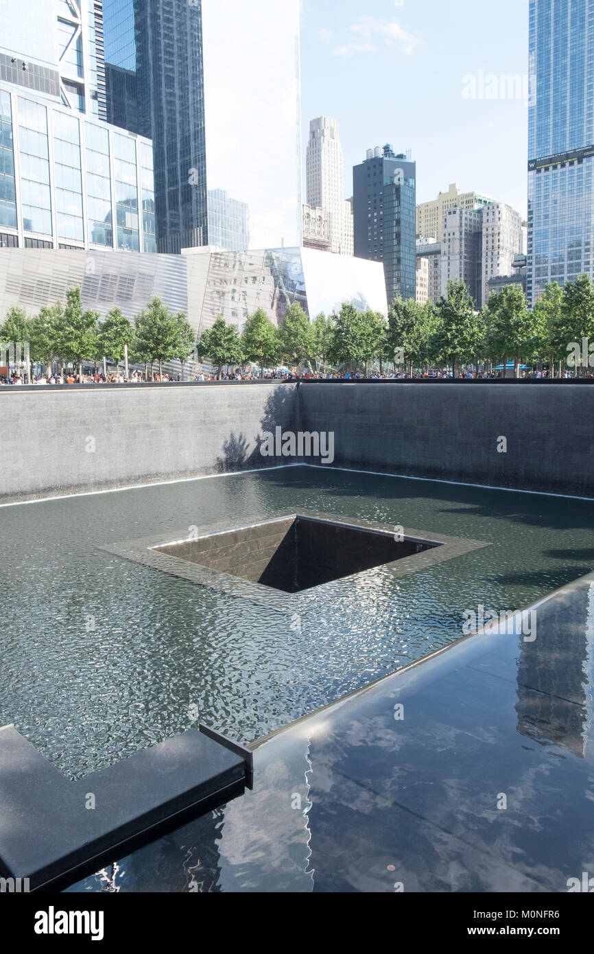 USA, New York City, National 9/11 Memorial, South Pool Stock Photo - Alamy
