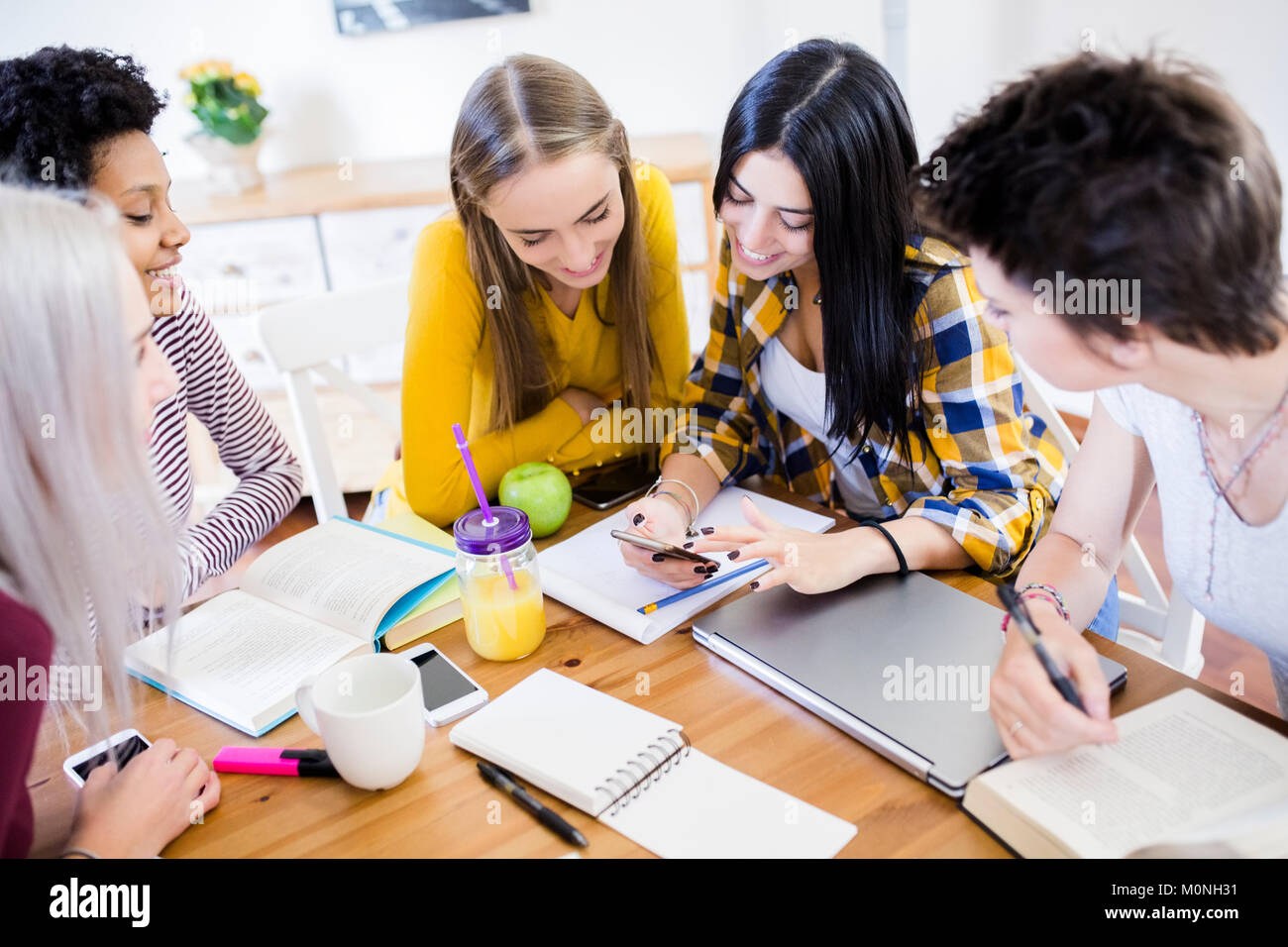 Phone distraction group hi-res stock photography and images - Alamy