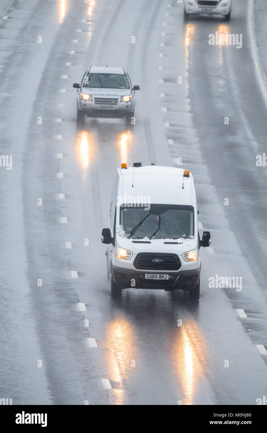 M1 motorway, Chesterfield, England. 21st January 2018. Snow, rain and ...