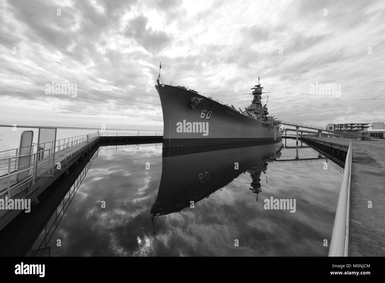 Alabama class battleship hi-res stock photography and images - Alamy