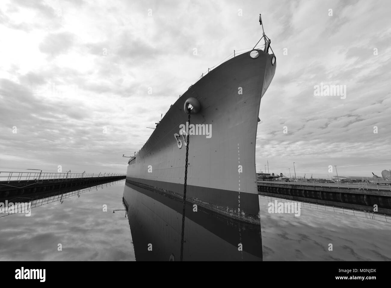 Bay class ship Black and White Stock Photos & Images - Alamy