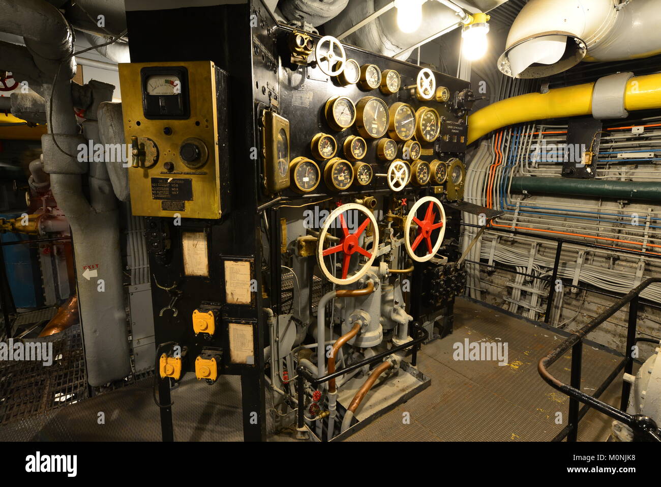 The engine control room of the USS Alabama Stock Photo - Alamy