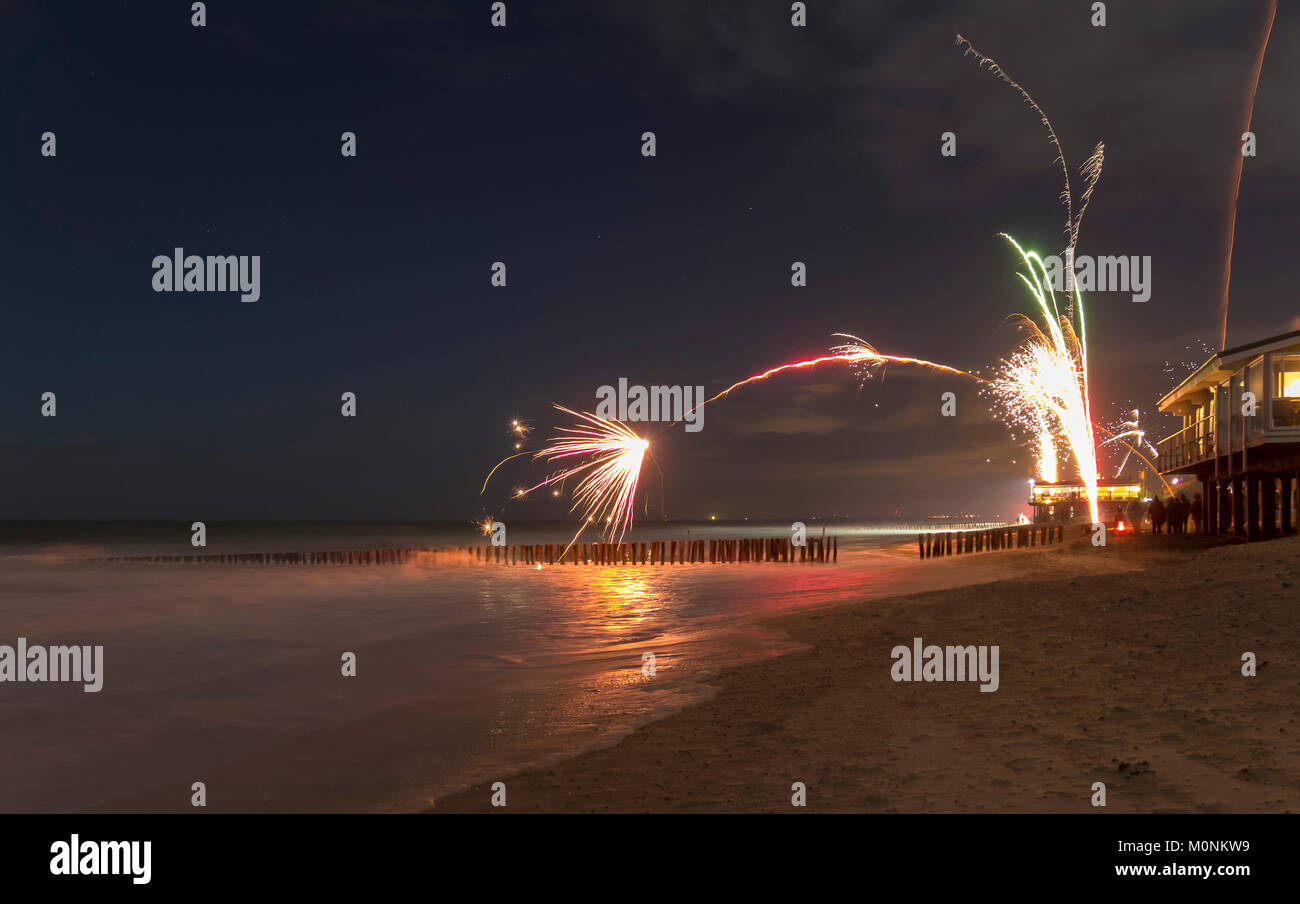 Fireworks display at beach hi-res stock photography and images - Alamy