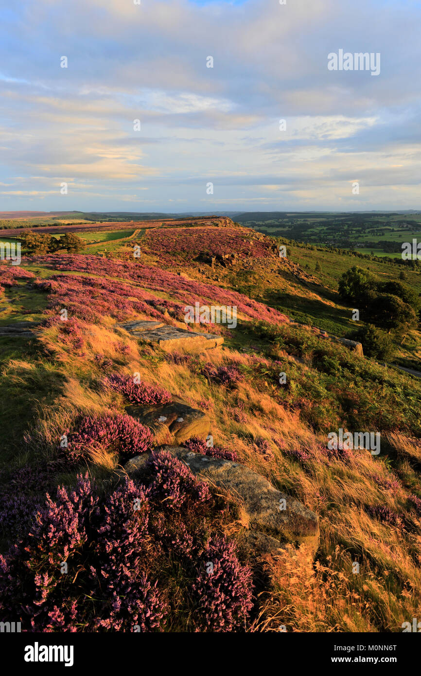 Sunset on Curbar Edge, Peak District National Park, Derbyshire, England ...