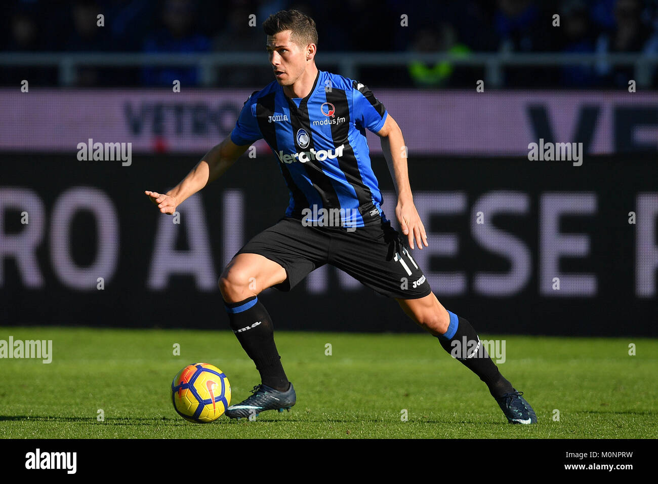 Remo freuler atalanta hi-res stock photography and images - Alamy