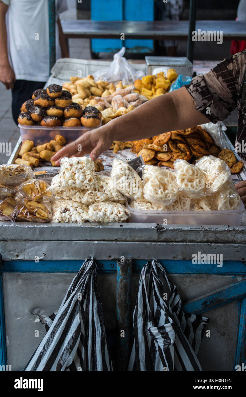 Hand sweets hi-res stock photography and images - Alamy