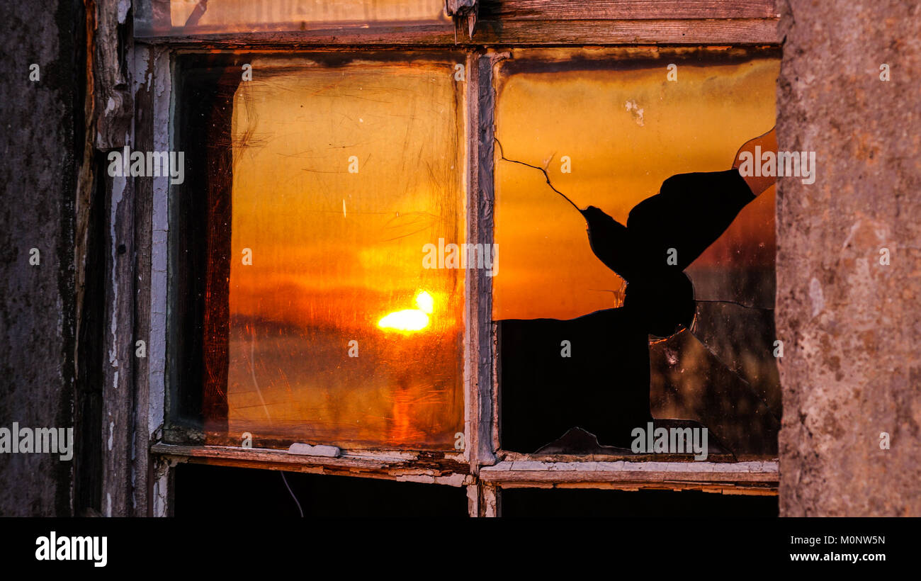 Broken glass sunset hi-res stock photography and images - Alamy