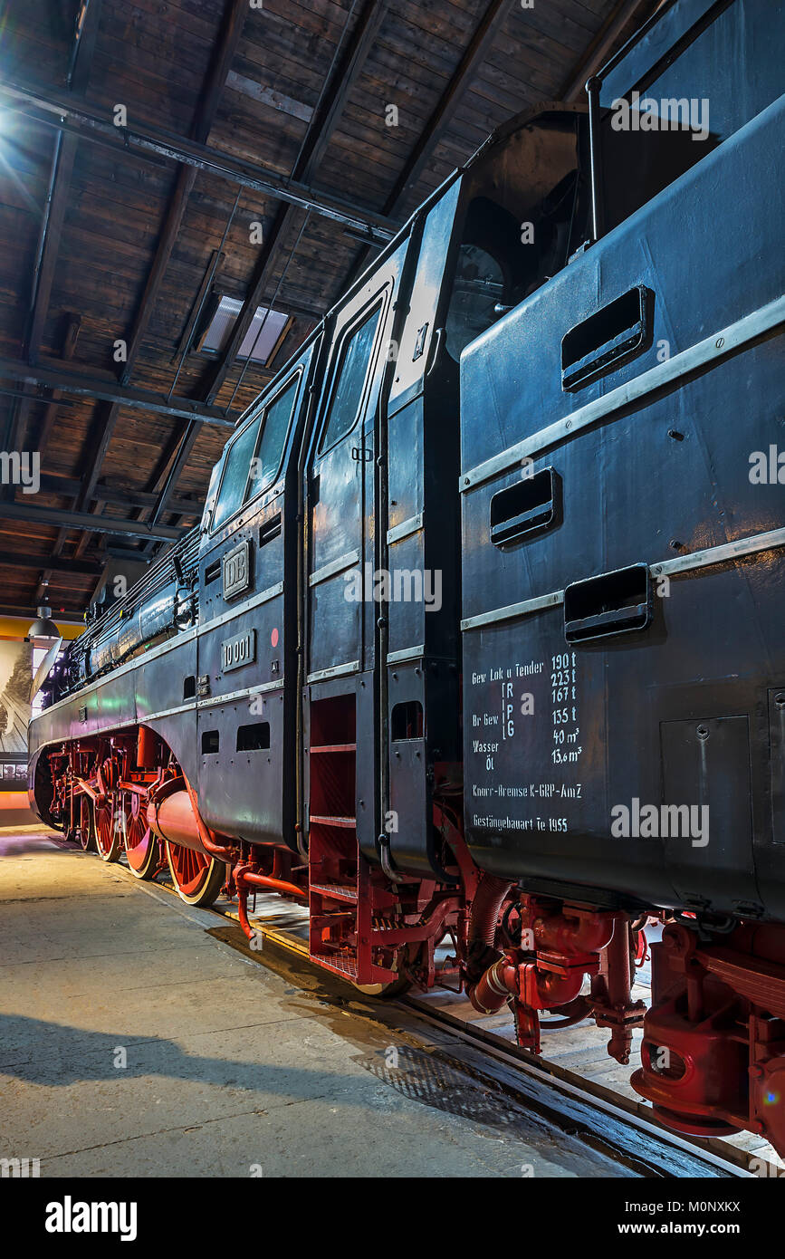 Locomotive of class 10 001 for express train,Deutsches Dampflokmuseum ...