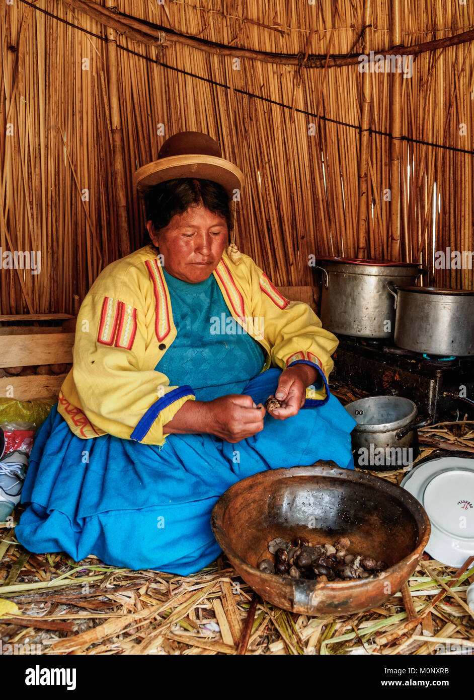 Native american woman cooking hi-res stock photography and images - Alamy