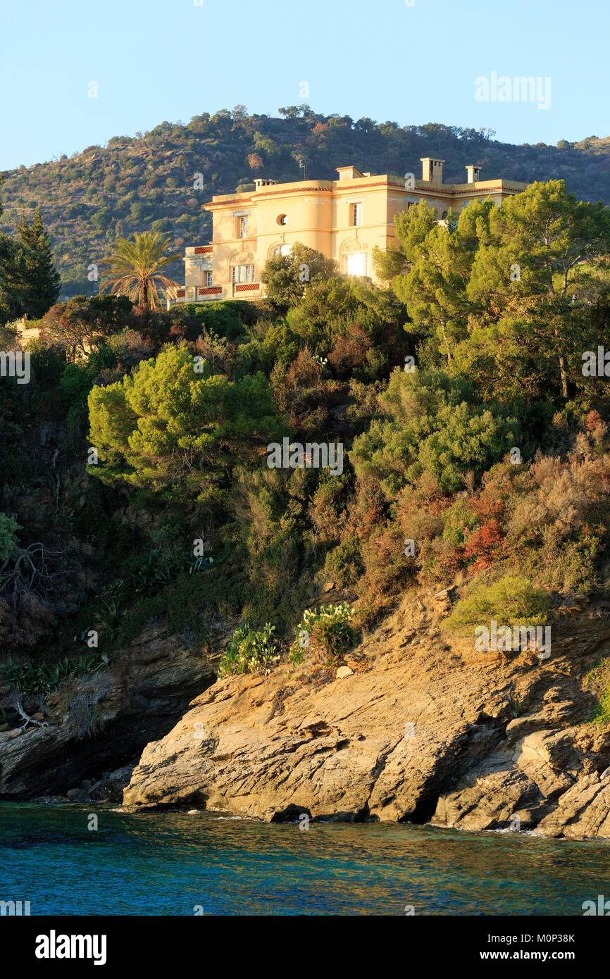 Le rayol canadel sur mer hi-res stock photography and images - Alamy