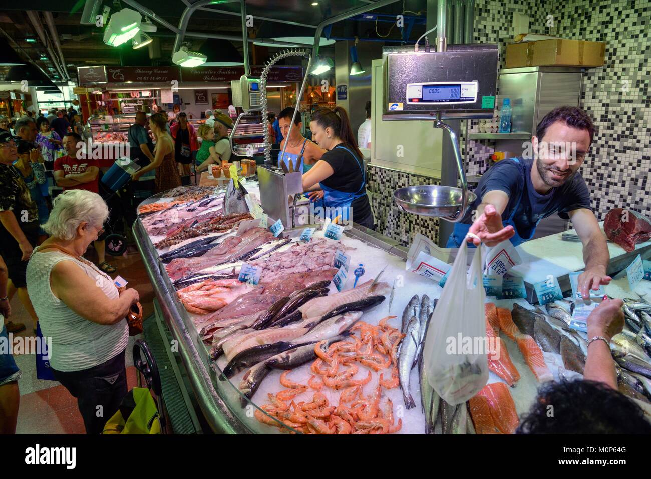 Fish market halls hi-res stock photography and images - Alamy