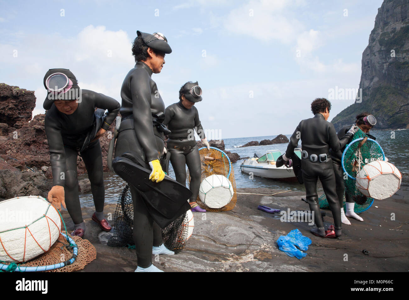 Haenyeo Korea High Resolution Stock Photography and Images - Alamy
