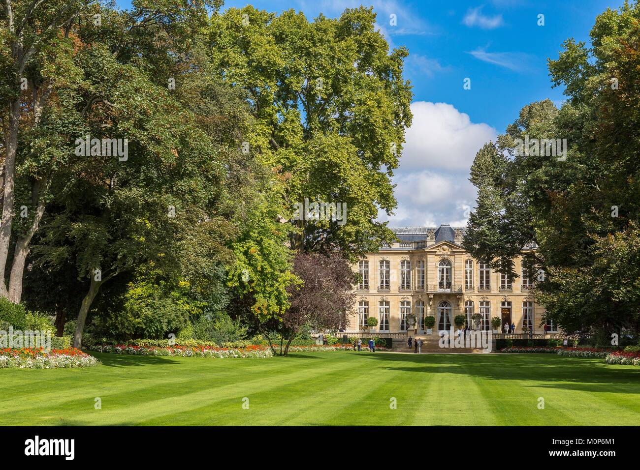 Hotel matignon garden hi-res stock photography and images - Alamy