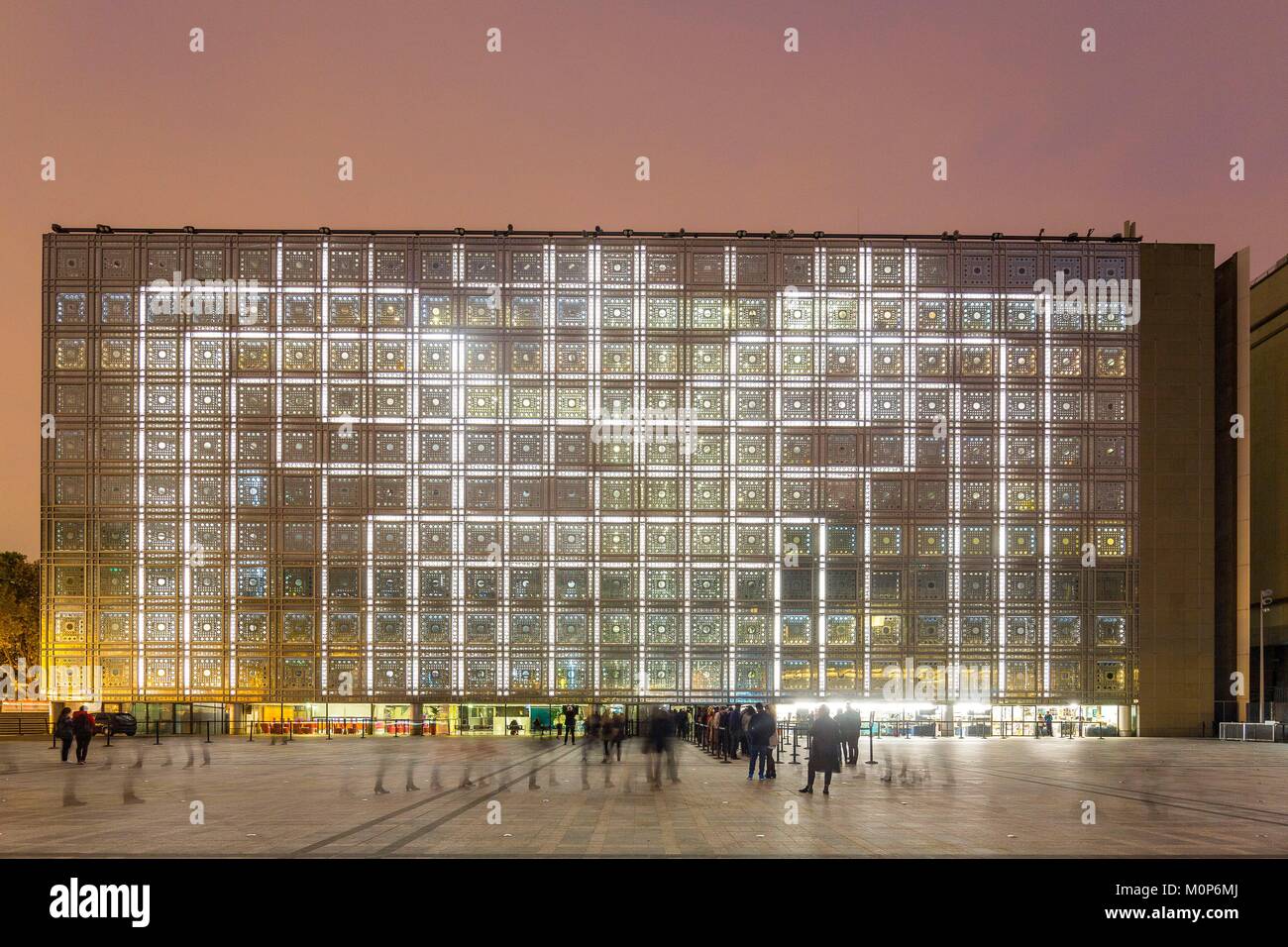 France,Paris,Institut du Monde Arabe (IMA),designed by architects Jean ...