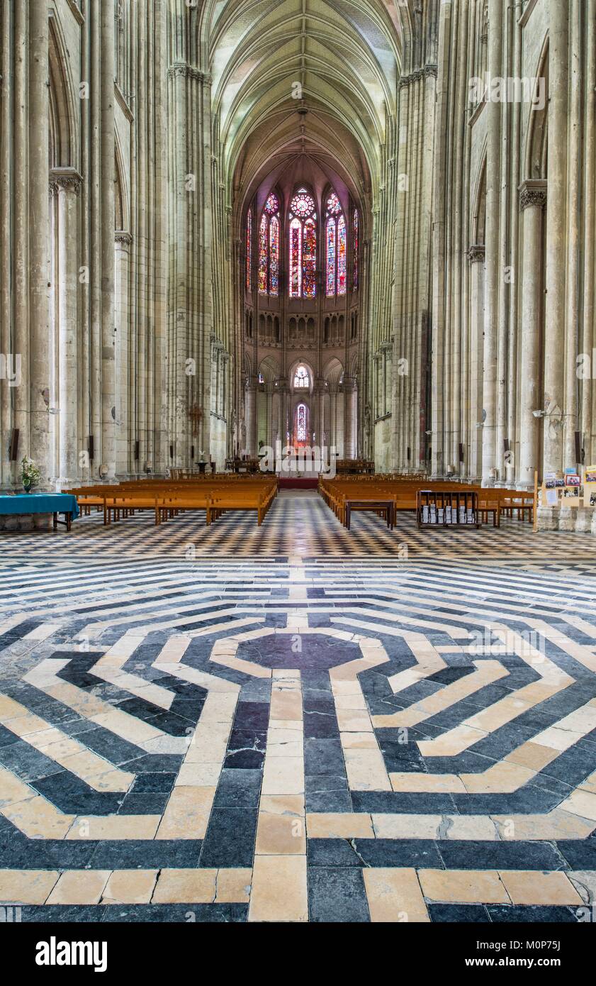 Saint quentin basilica hi-res stock photography and images - Alamy