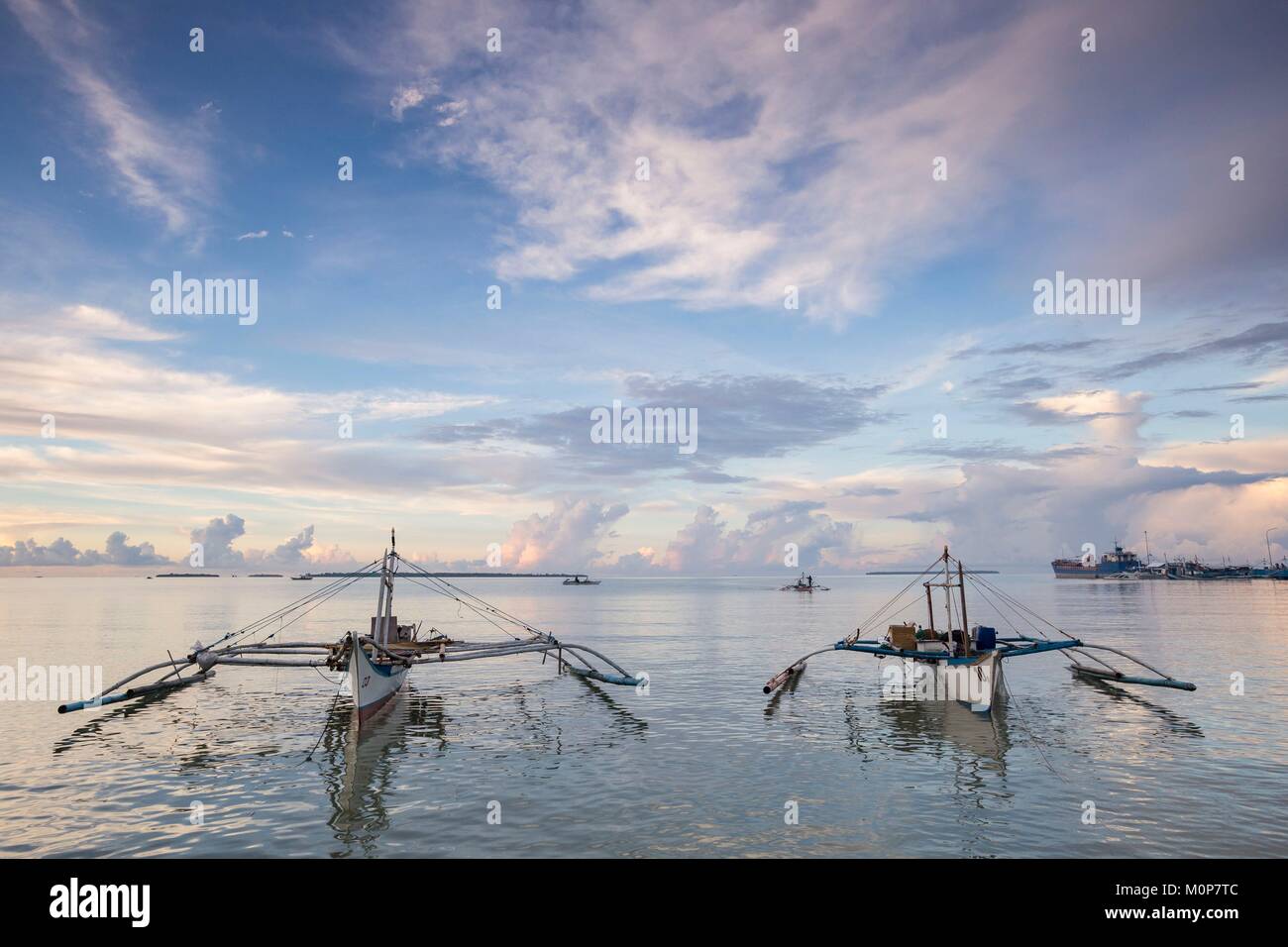 Philippines,Palawan,Roxas,fishing boats in front of Roxas beach Stock ...