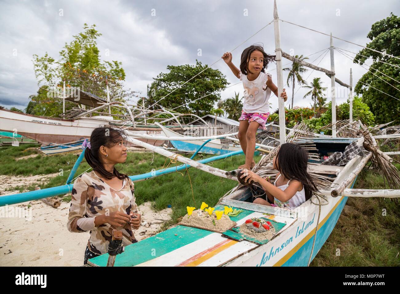 Girl playing with boat hi-res stock photography and images - Alamy