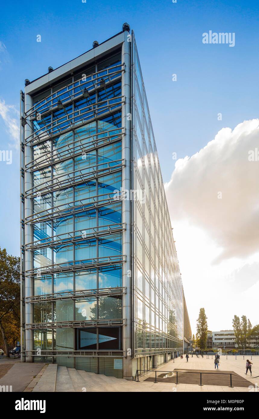 France,Paris,Institut du Monde Arabe (IMA),designed by the architects ...