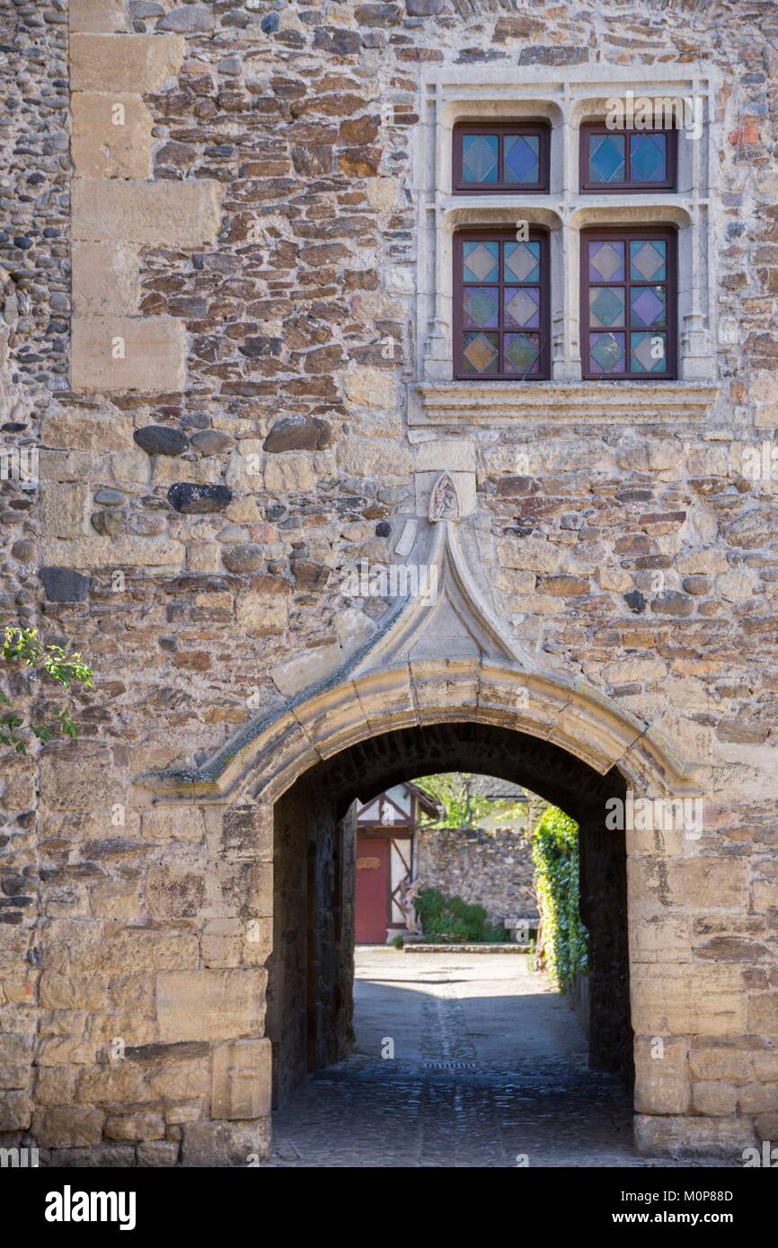 15th century medieval stained glass window hi-res stock photography and ...