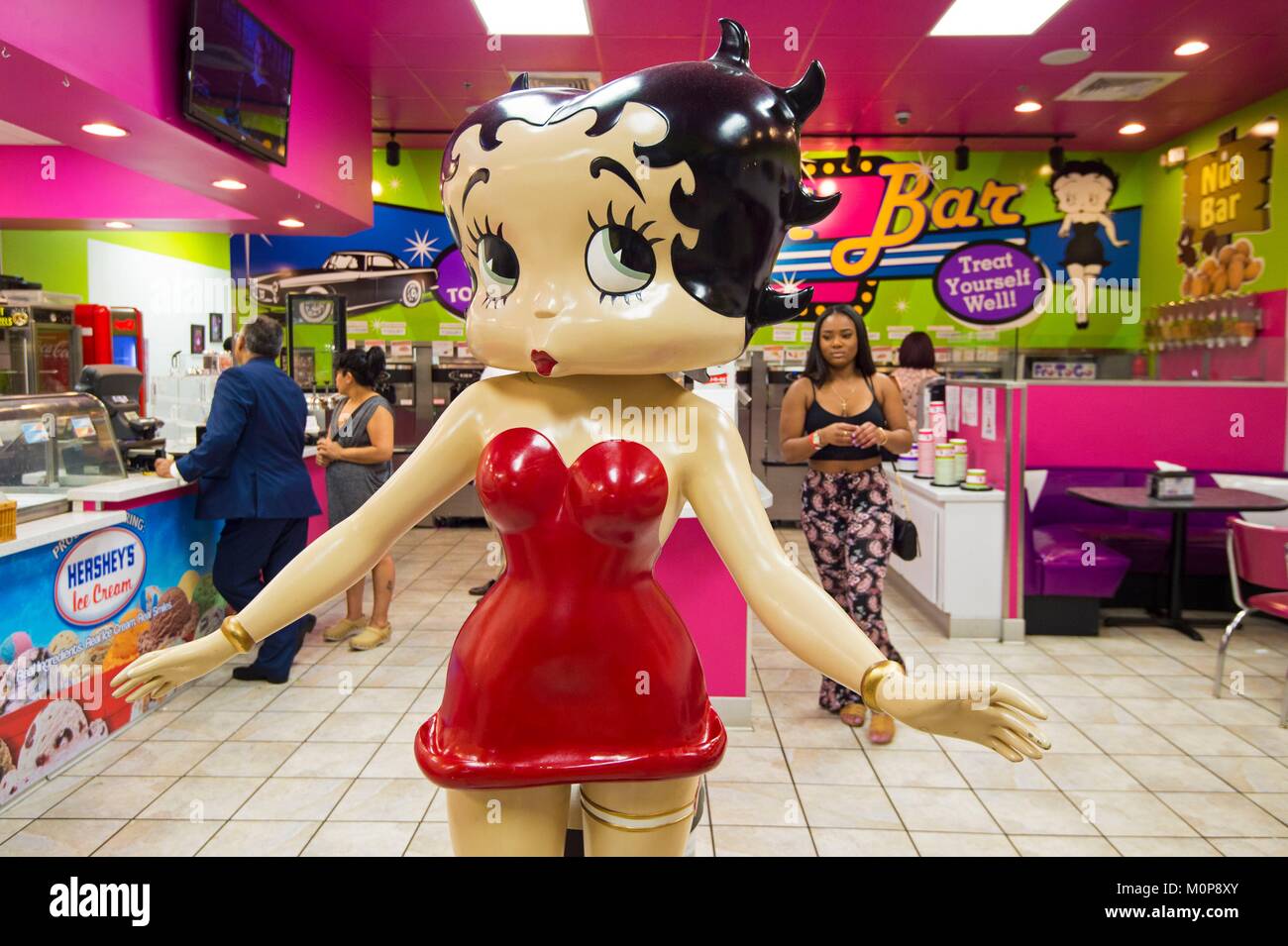 United States,Louisiana,New Orleans,inside a bar Stock Photo - Alamy