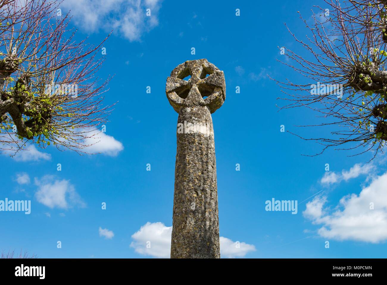 Cross pattee hi-res stock photography and images - Alamy
