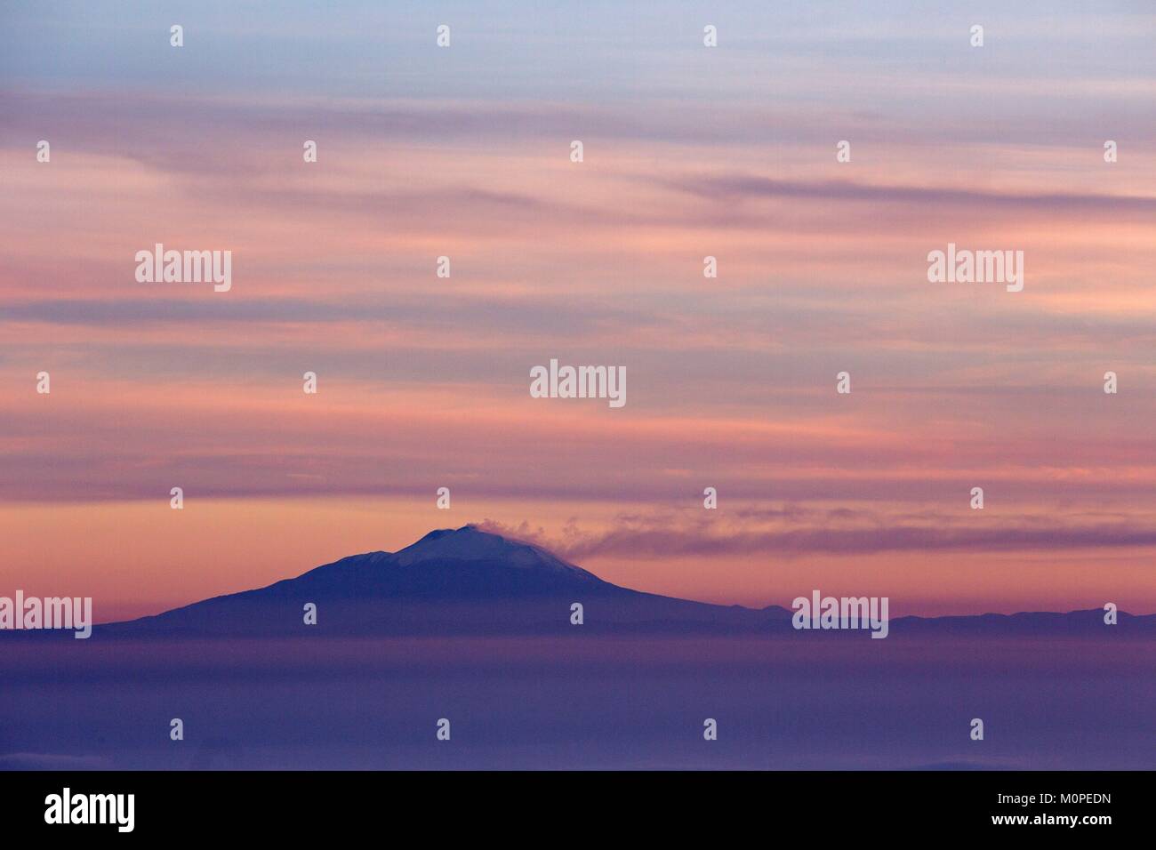 Mount stromboli erupting hi-res stock photography and images - Alamy