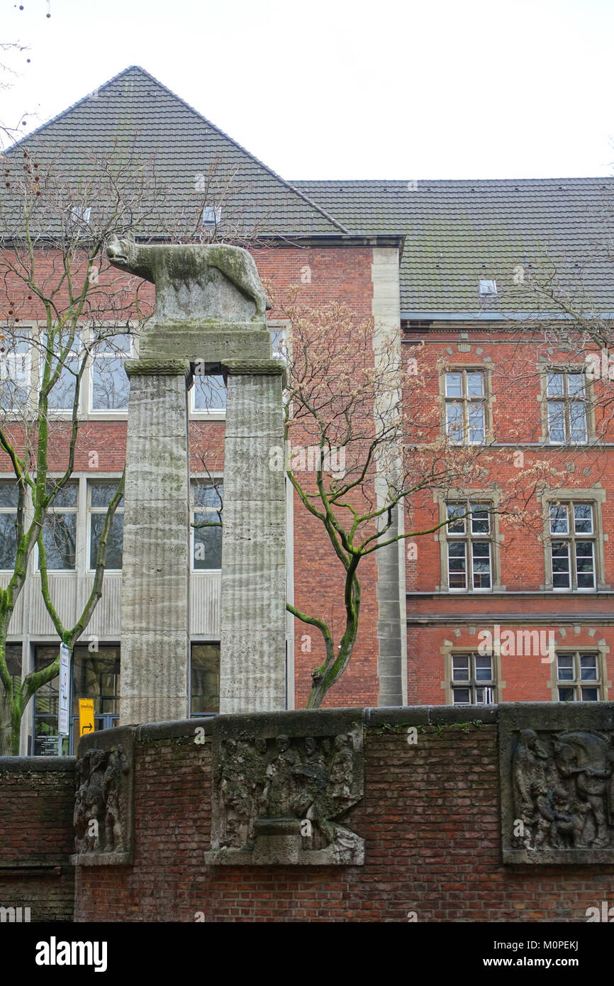 Capitoline Wolf - Cologne, Germany - DSC09698 Stock Photo - Alamy