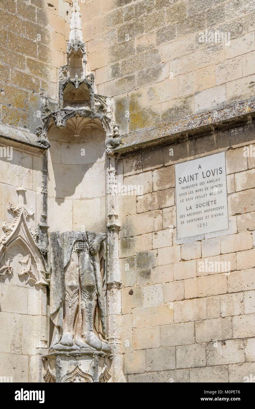 France,Charente Maritime,Saintonge,Saintes,Saint Louis statue on Saint ... France,Charente Maritime,Saintonge,Saintes,Saint Louis statue on Saint ...