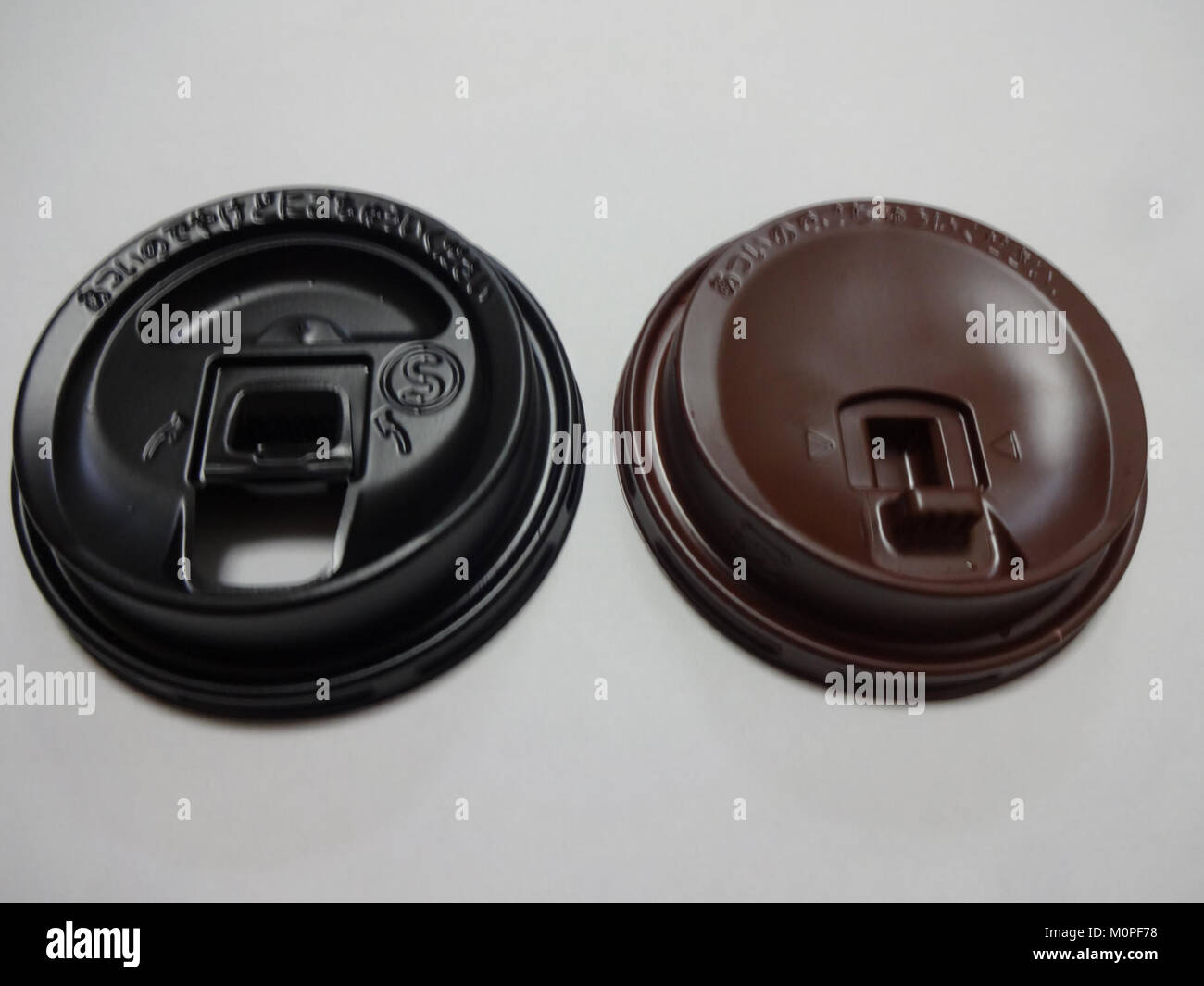 The convenience store coffee cup cap serves as a practical, easy-to-use ...