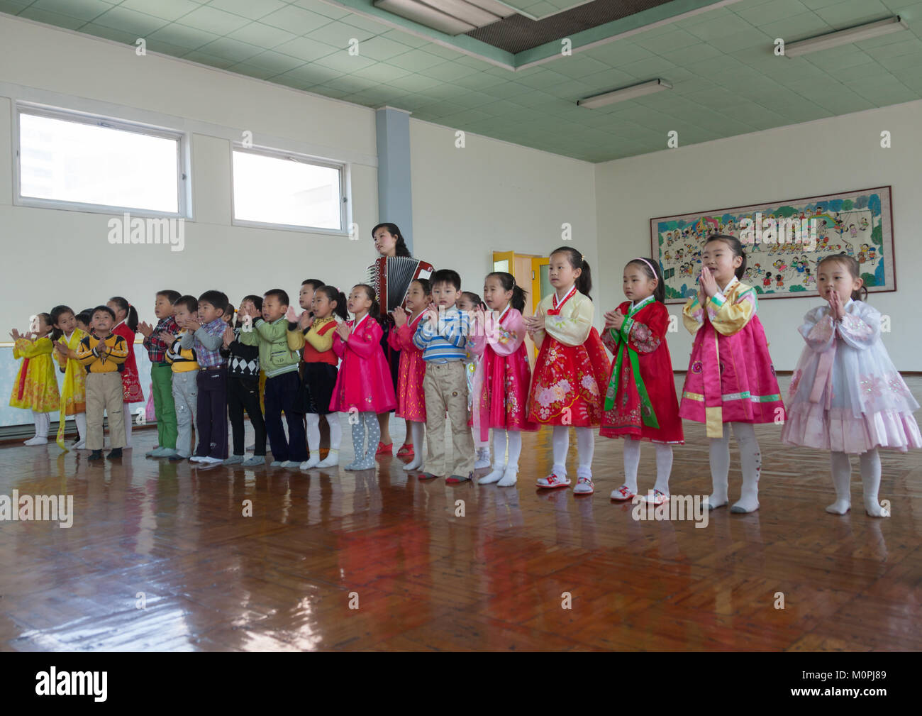 Noth Korean children in Kwangbok primary school, Pyongan Province ...